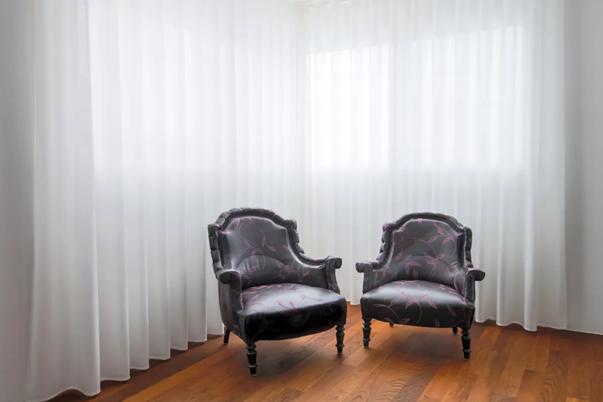 Comment moderniser la pose de vos rideaux ? - HKM SA