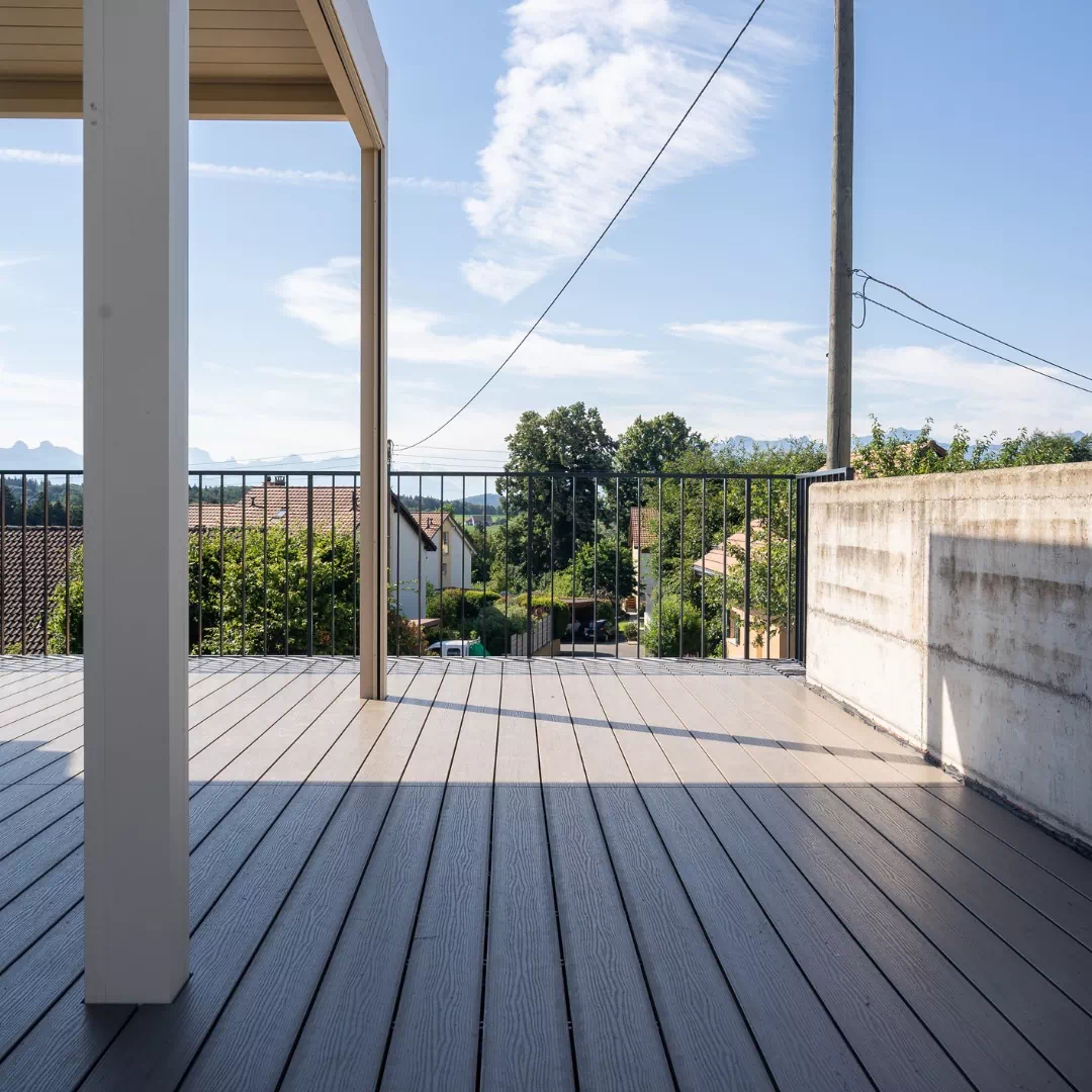 Carole et sa terrasse : un espace transformé avec HKM